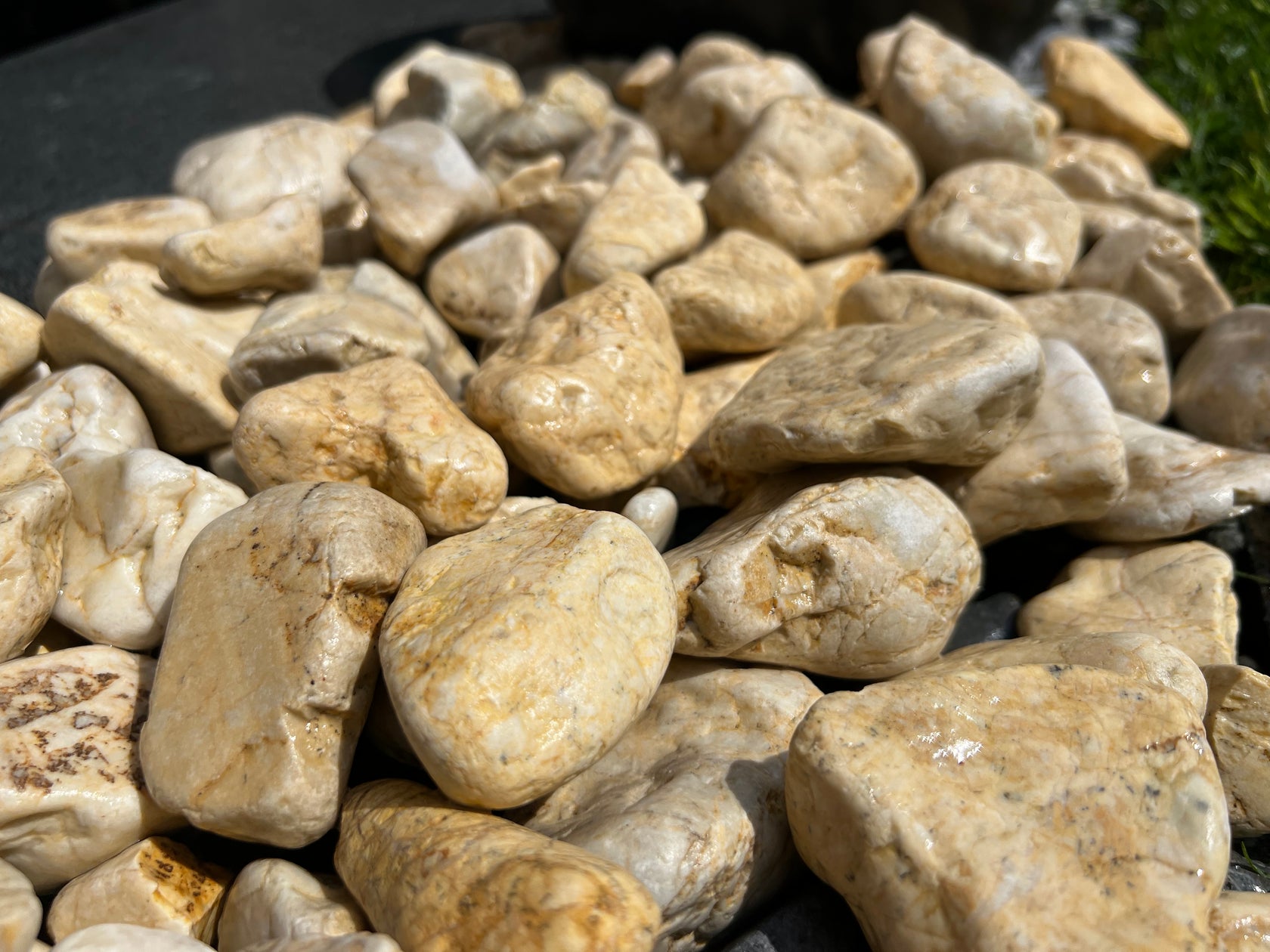 Yellow Desert Pebbles 🇹🇷 – Stones4Gardens