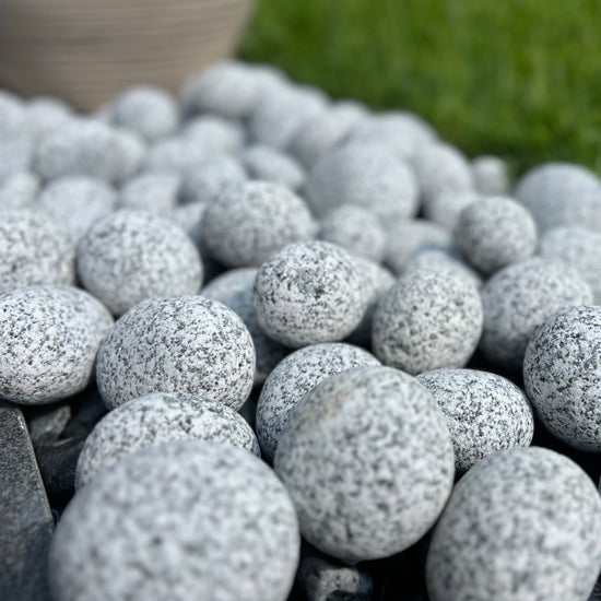 Silver Granite Balls Pebbles 🇵🇹 – Stones4Gardens