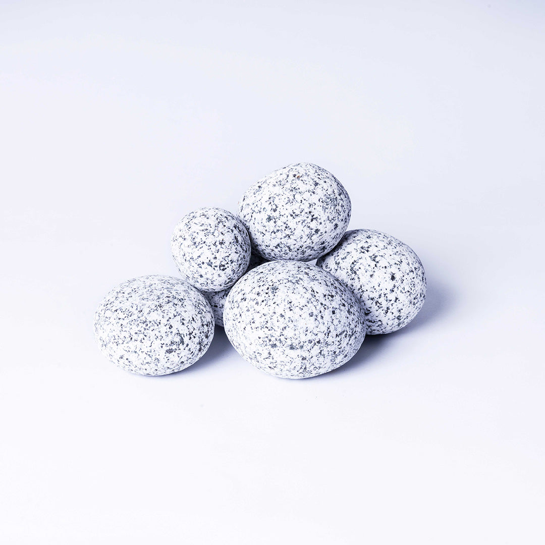Silver Granite Balls Pebbles 🇵🇹 – Stones4Gardens
