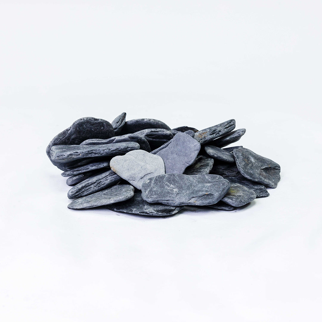 Black Tumbled Slate Gravel 🇵🇹 – Stones4Gardens